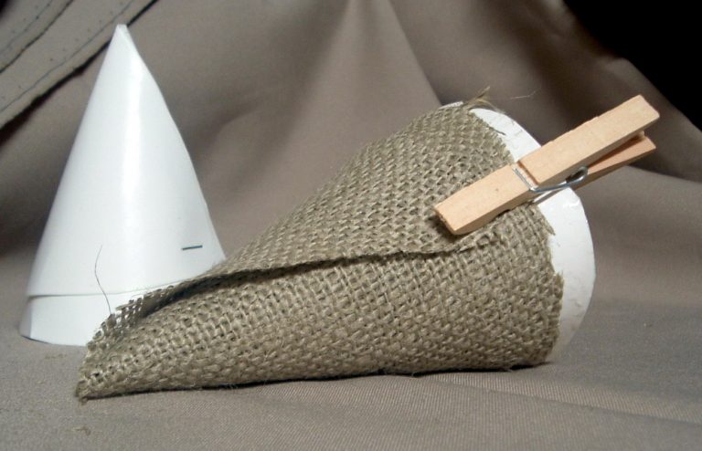 DIY Burlap Christmas Tree - Angie Holden The Country Chic Cottage