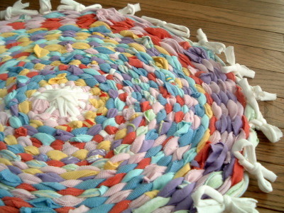 T-shirt Rag Rug using a Hula Hoop from Family Fun Magazine - The ...