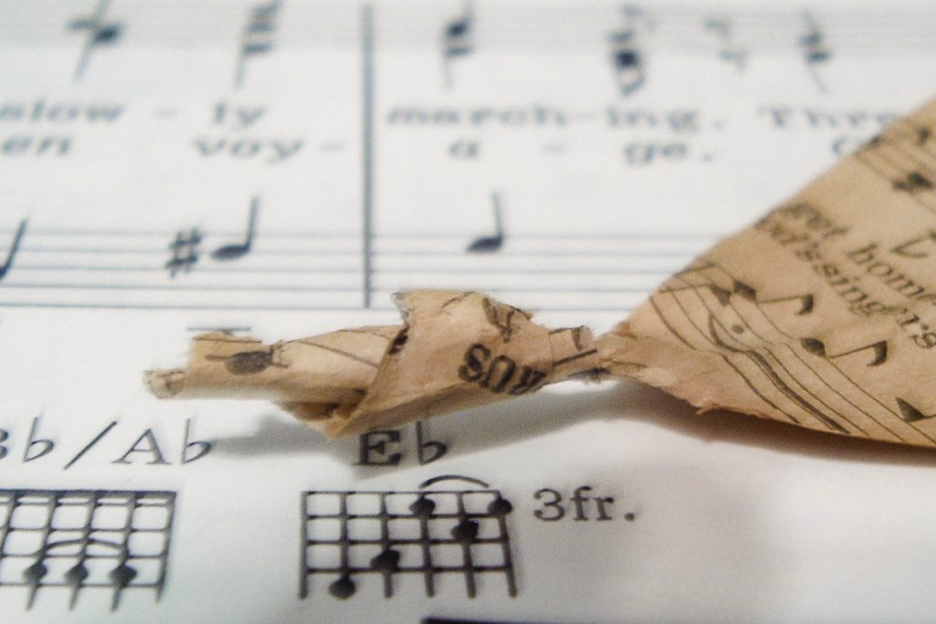 How to Make Paper Feathers in Minutes! - Angie Holden The Country Chic ...