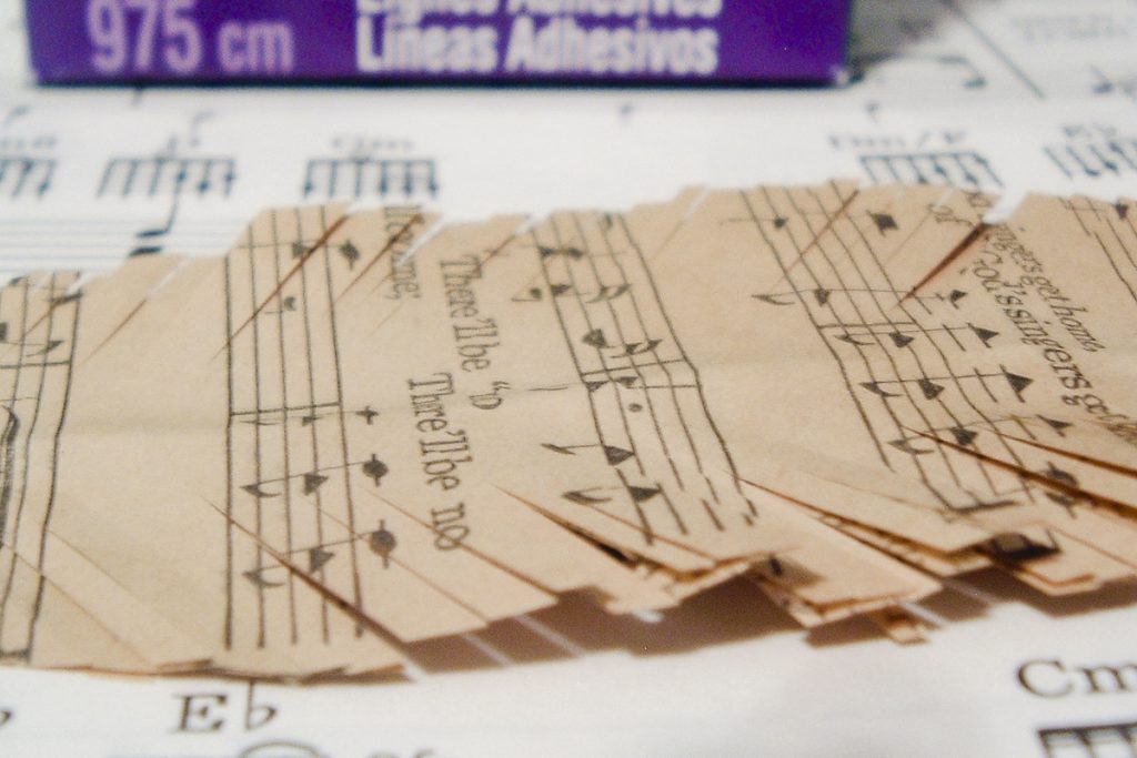 How to Make Paper Feathers in Minutes! - Angie Holden The Country Chic ...