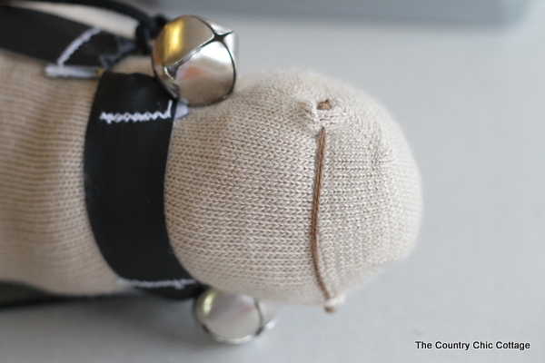 DIY Sock Stick Horses Tutorial with @consumer_crafts @styrocrafts - The ...