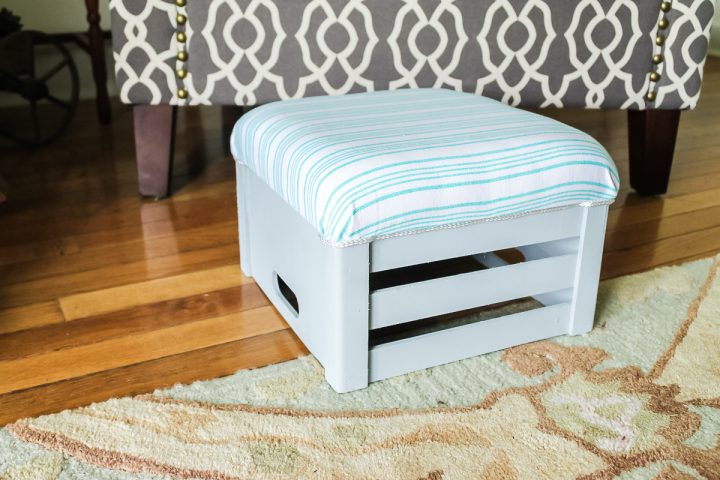 DIY Footstool You Can Make from a Crate - Angie Holden The Country Chic ...