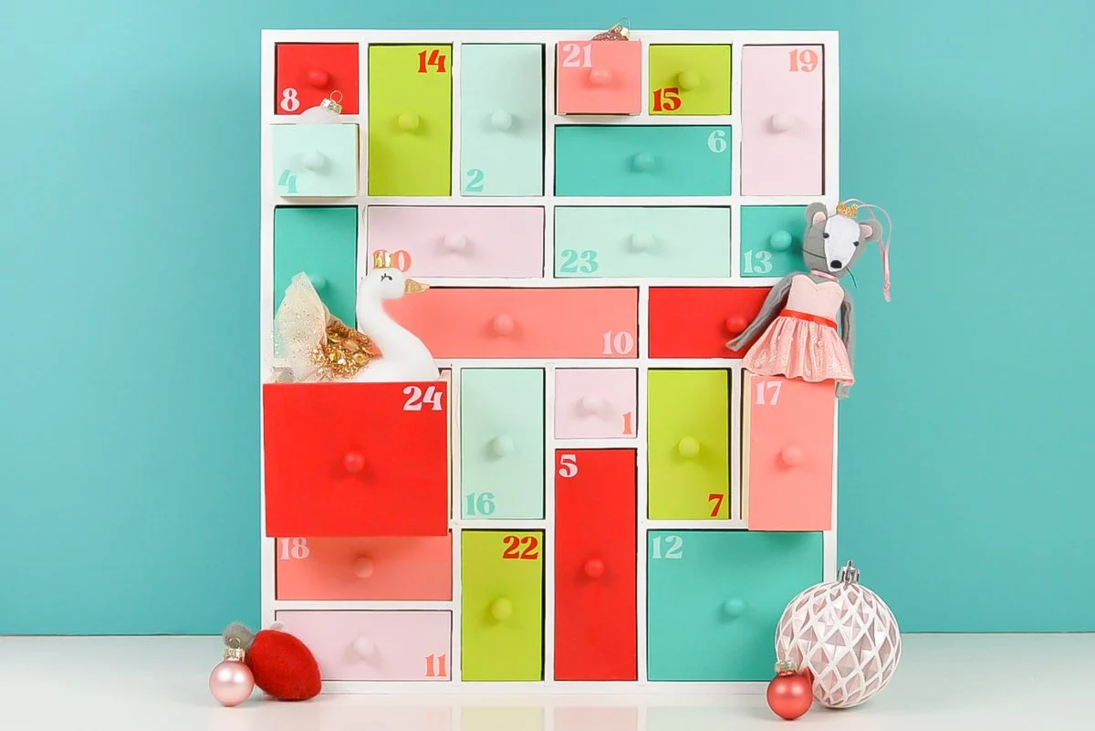 20 Christmas Advent Calendar Ideas - Angie Holden The Country Chic Cottage