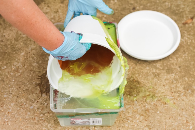 Marbling Pots: Easy Painted Clay Pots with Marbling Technique - Angie ...