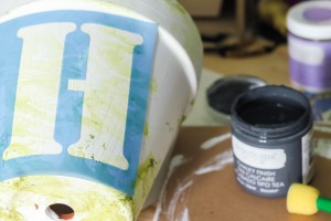 Marbling Pots: Easy Painted Clay Pots with Marbling Technique - Angie ...