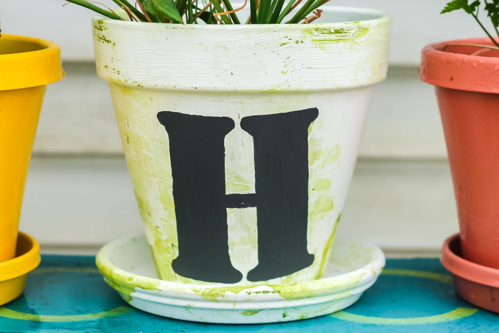 Marbling Pots: Easy Painted Clay Pots with Marbling Technique - Angie ...