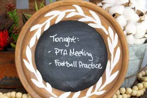 Farmhouse-Style DIY Rustic Chalkboard - Angie Holden The Country Chic ...