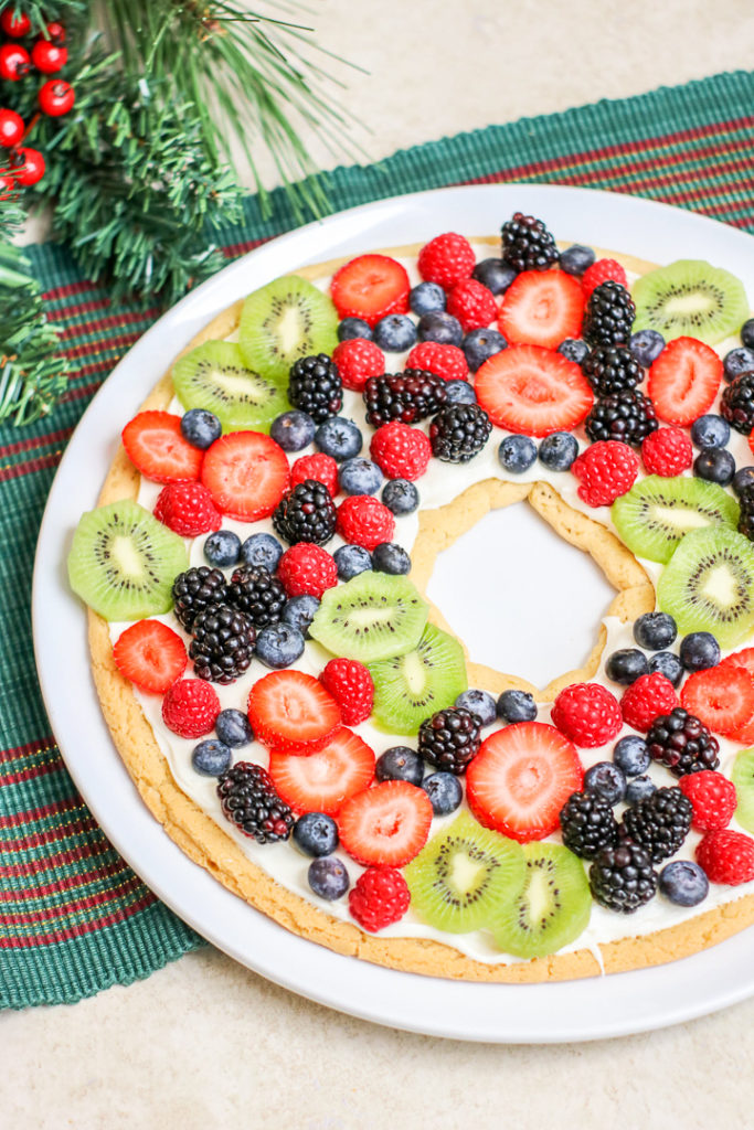 Sugar Cookie Fruit Pizza In A Wreath Shape The Country Chic Cottage