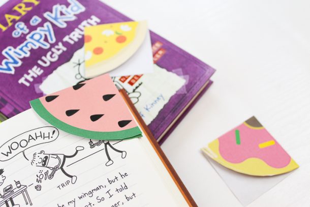 Free Printable DIY Bookmark Corners for Kids - Angie Holden The Country ...