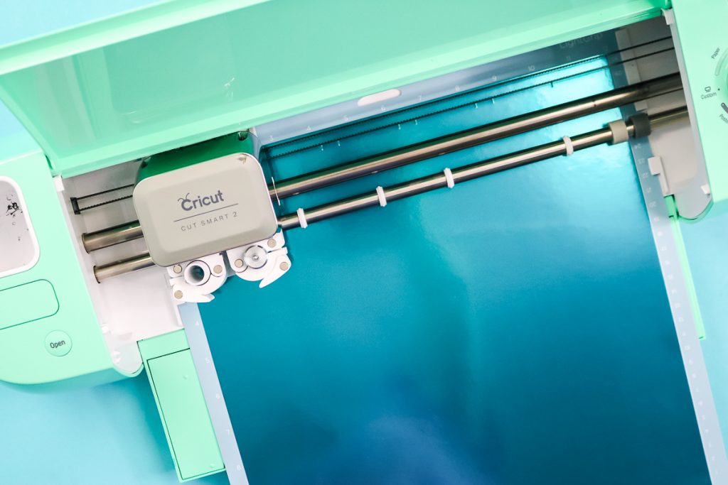 Cricut Banner: Easy Paper Banner for Beginners - Angie Holden The ...