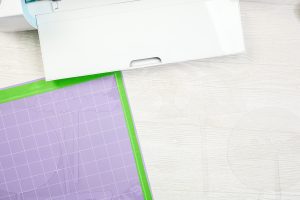 DIY Acrylic Cake Topper with the Cricut Maker - Angie Holden The ...