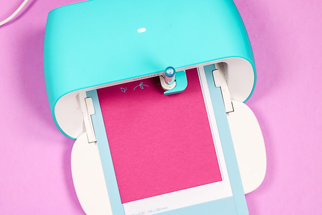 Cricut Cutaway Cards on a Cricut Joy, Explore, or Maker - Angie Holden ...