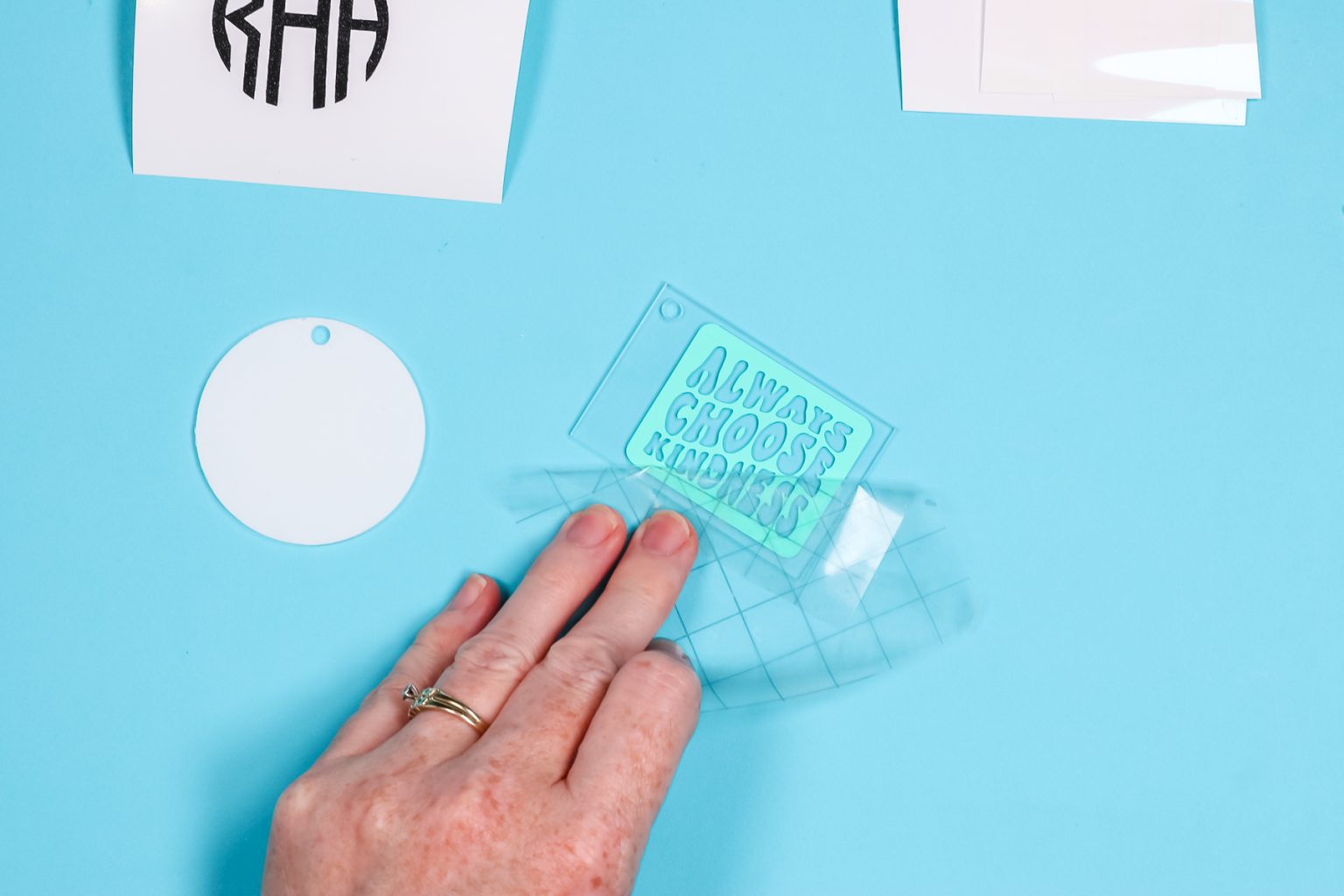 Cricut Keychains: Your Ultimate DIY Guide - Angie Holden The Country ...