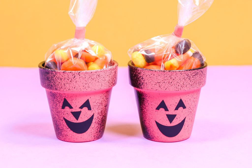 The Best Way to Make Halloween Flower Pots - Angie Holden The Country ...