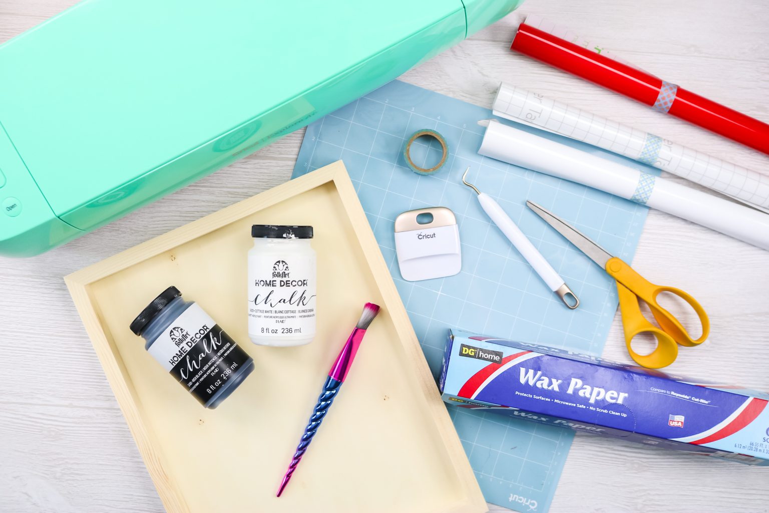 Cricut Signs with Layered Vinyl for the Holidays - Angie Holden The ...