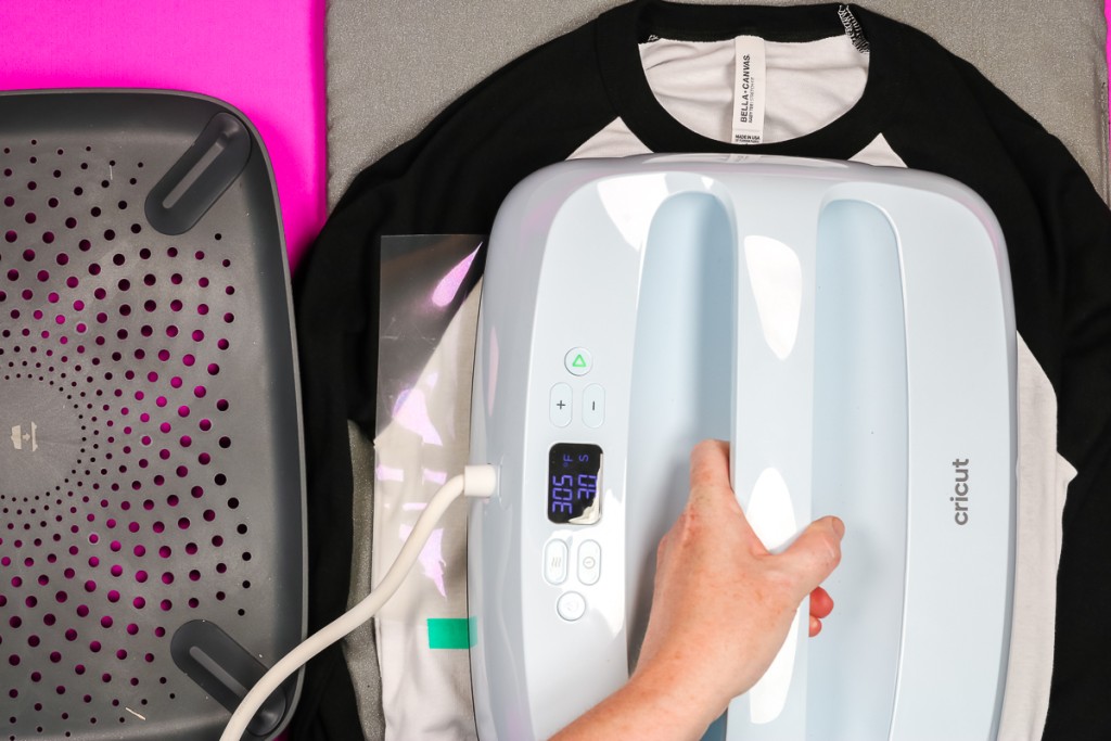 How to Use Stretch HTV the Right Way - Angie Holden The Country Chic ...