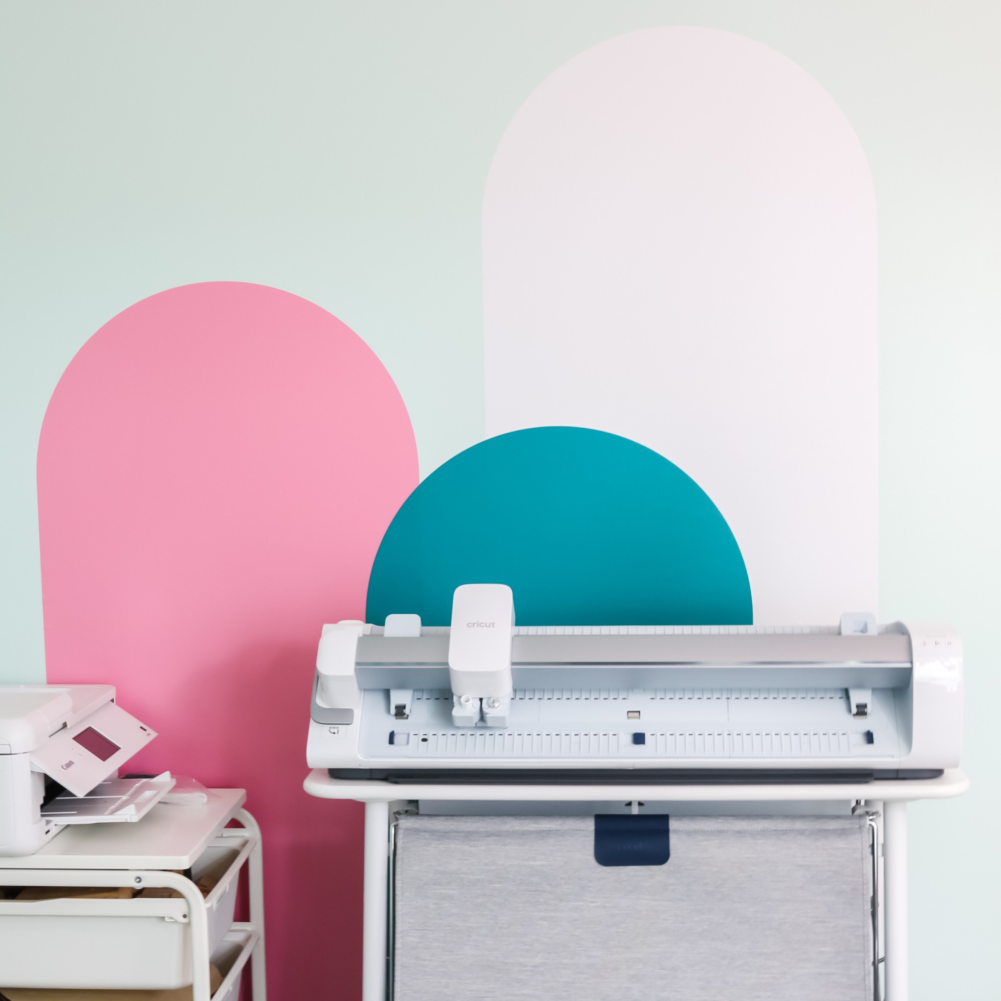 How to Apply Large Vinyl Decals to Walls - Angie Holden The Country ...