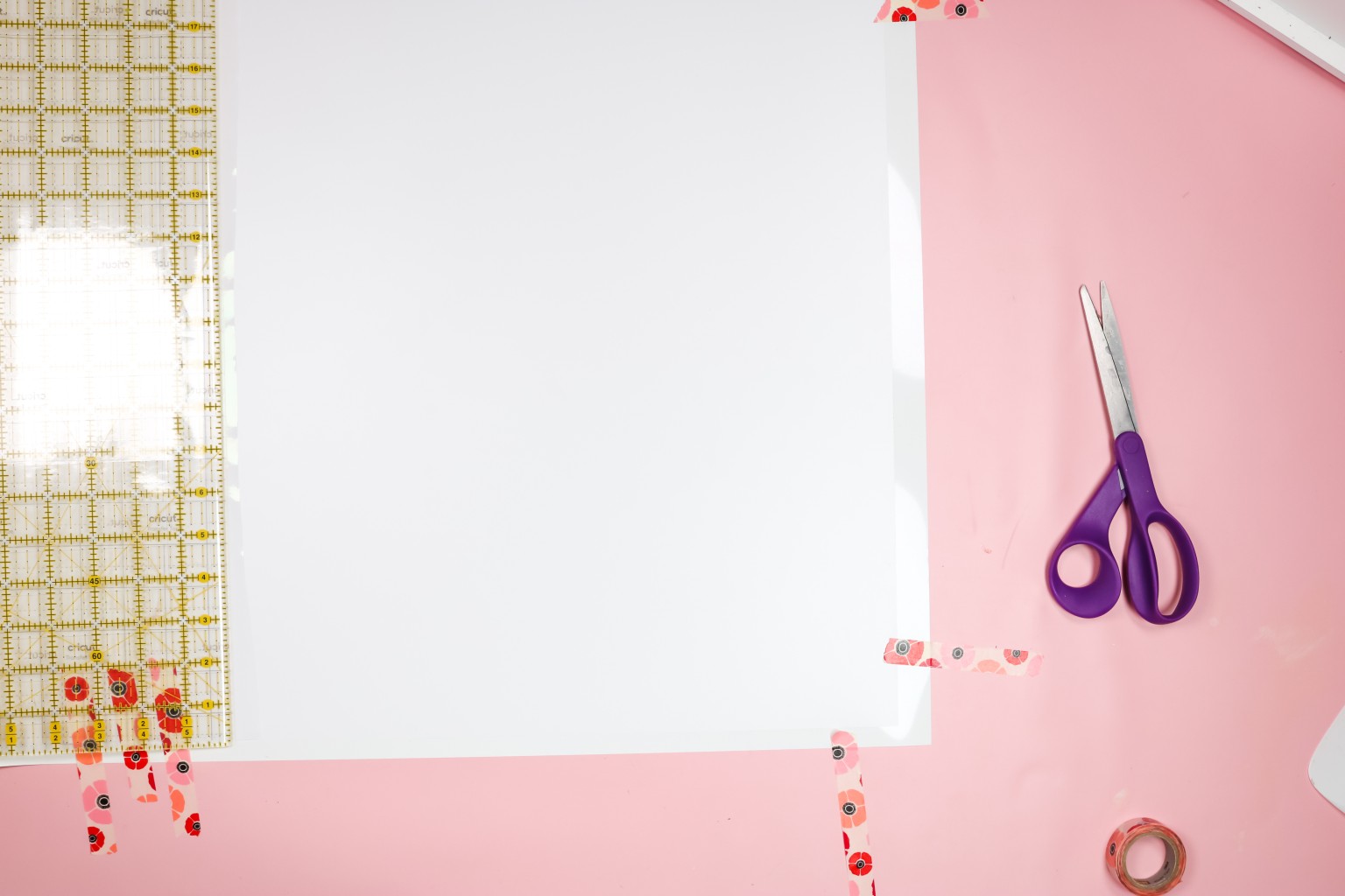 How to Apply Large Vinyl Decals to Walls - Angie Holden The Country ...