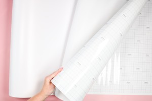 How to Apply Large Vinyl Decals to Walls - Angie Holden The Country ...