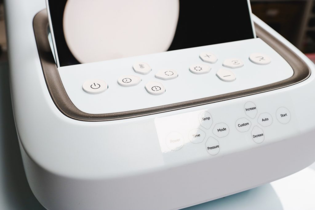 An Honest HTVRont Auto Press 2 Review - Angie Holden The Country Chic ...