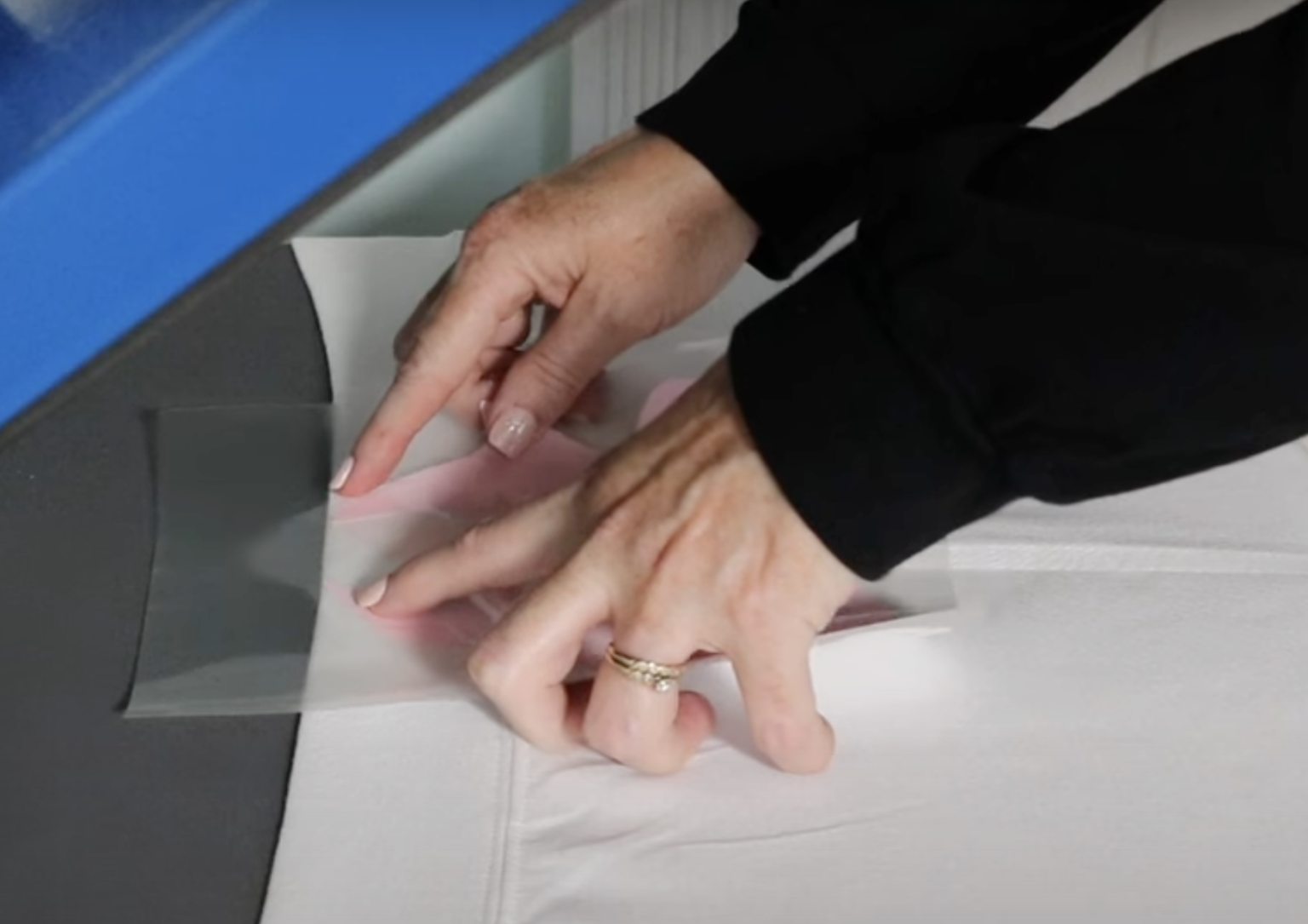 How to Make a Side Bow Sweatshirt with HTV - Angie Holden The Country ...