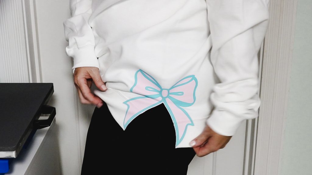 How to Make a Side Bow Sweatshirt with HTV - Angie Holden The Country ...
