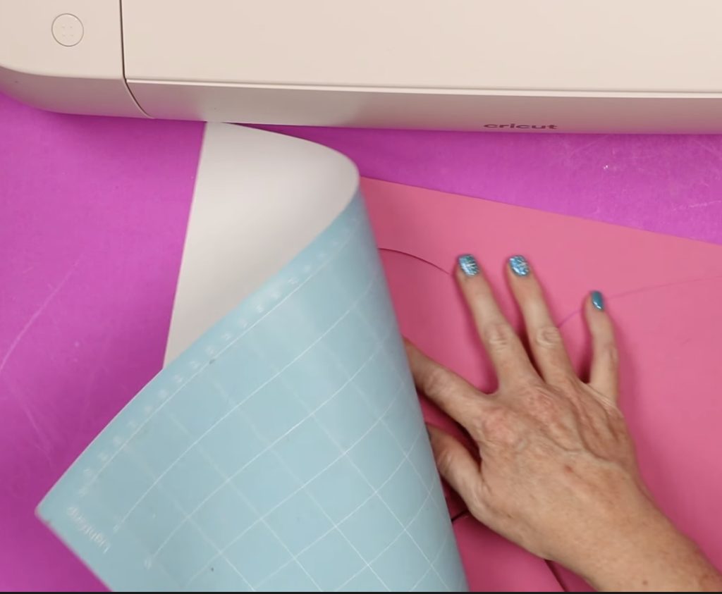 Make Paper Bows with a Cricut Machine - Angie Holden The Country Chic ...
